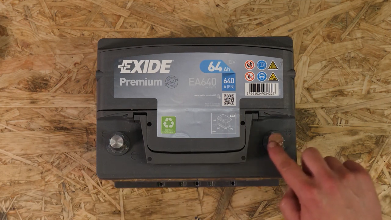 Comment changer la batterie Citroën C3 1 1.6 HDi ? | MISTER AUTO